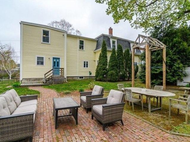 house with 5 bedroom, Natick MA ES105059609