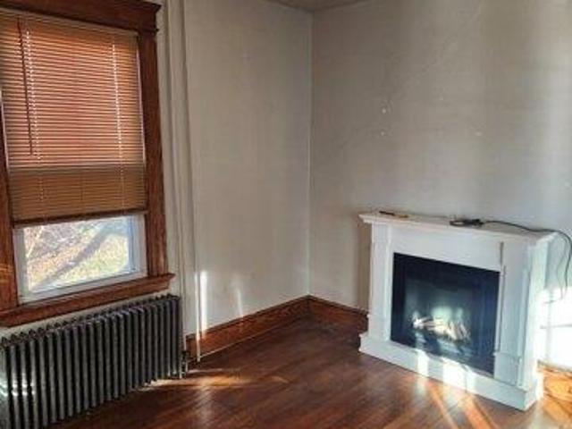 house with 5 bedroom, Naugatuck CT ES104514348