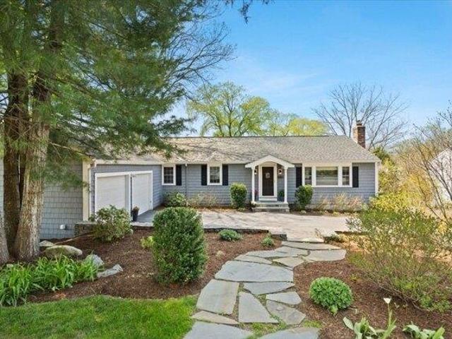house with 5 bedroom, Needham MA DS102318190
