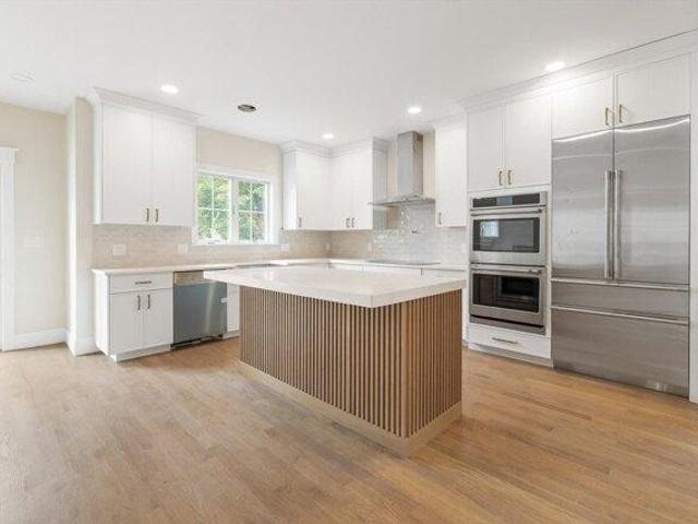 house with 5 bedroom, Needham MA ES105083229