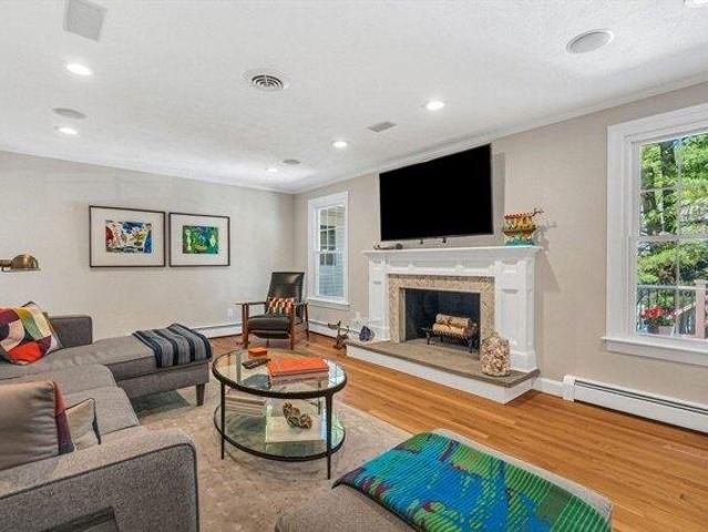 house with 5 bedroom, Needham MA ES105095655