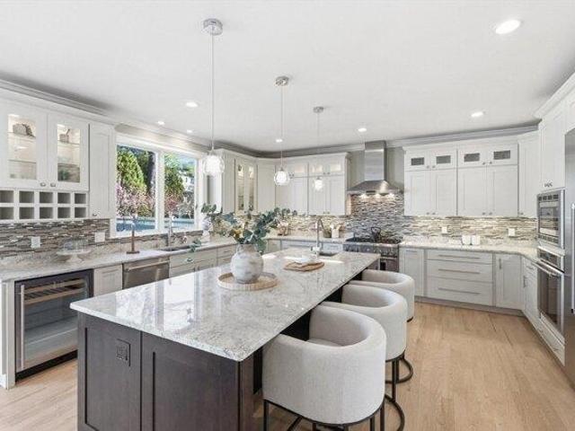 house with 5 bedroom, Newton MA DLS102216855