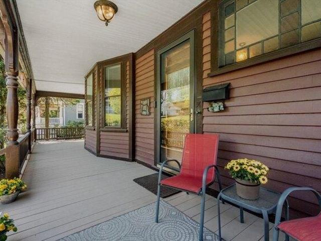 house with 5 bedroom, Newton MA DLS102583439