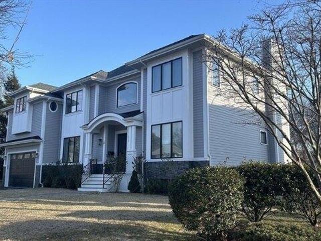 house with 5 bedroom, Newton MA DLS88247352