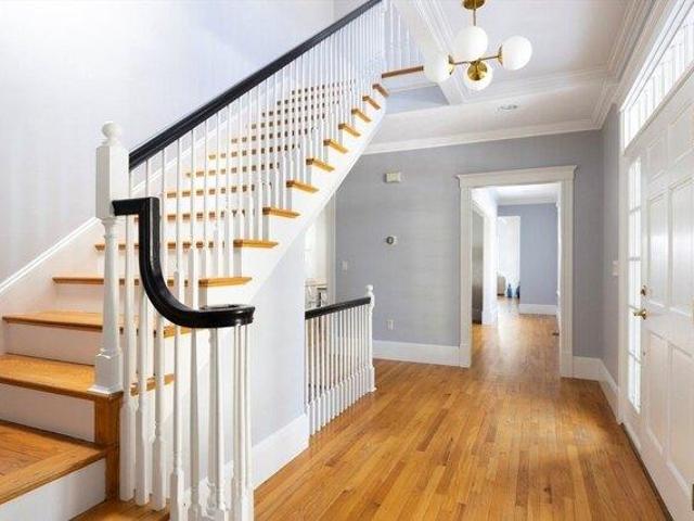 house with 5 bedroom, Newton MA DS101933648