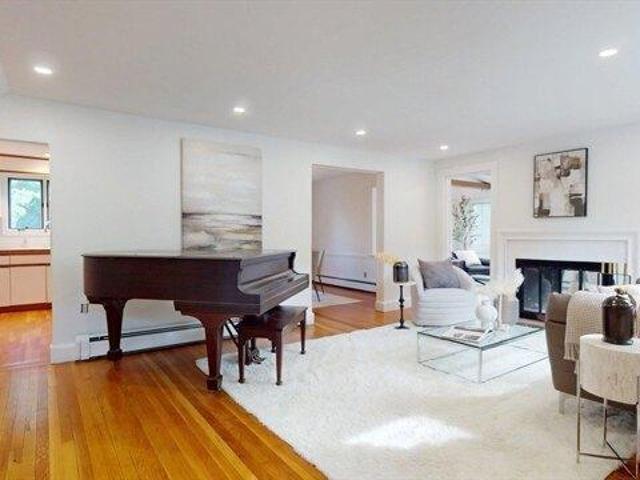 house with 5 bedroom, Newton MA DS102583110