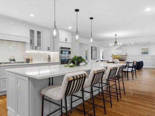 house with 5 bedroom, Newton MA DS102822617
