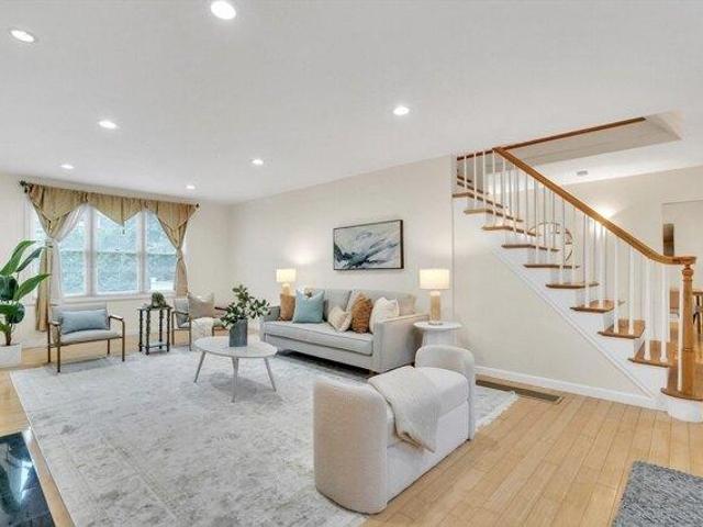 house with 5 bedroom, Newton MA DS102824072