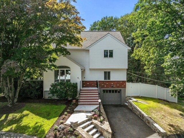 house with 5 bedroom, Newton MA DS102121362