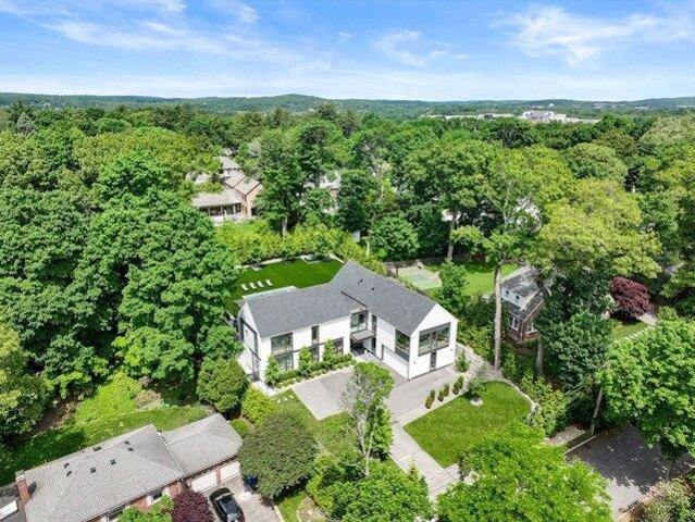 house with 5 bedroom, Newton MA DS103020469