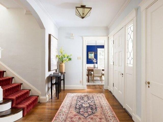 house with 5 bedroom, Newton MA ES102826702