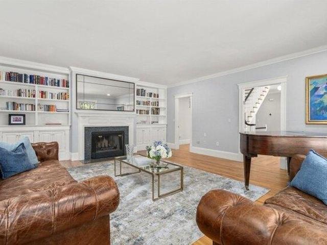 house with 5 bedroom, Newton MA ES102860689