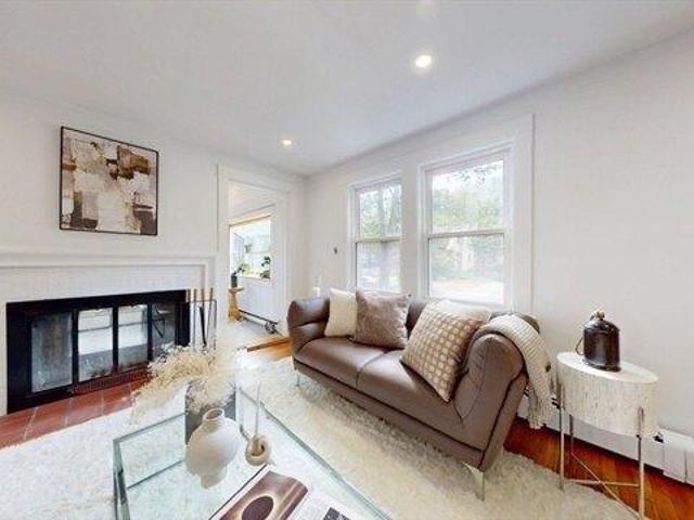 house with 5 bedroom, Newton MA ES102961550