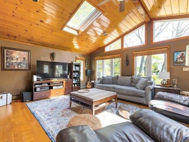 house with 5 bedroom, Newton MA ES103434392