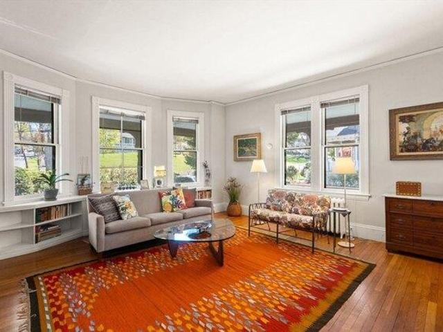 house with 5 bedroom, Newton MA ES103435100