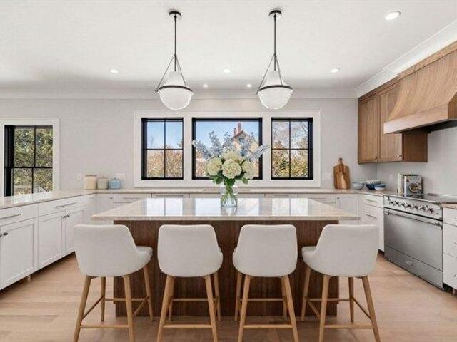 house with 5 bedroom, Newton MA ES103036155
