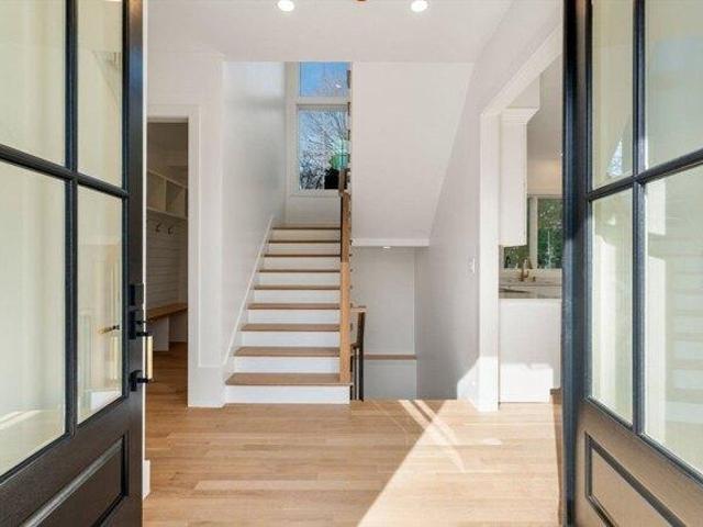 house with 5 bedroom, Newton MA ES103037672