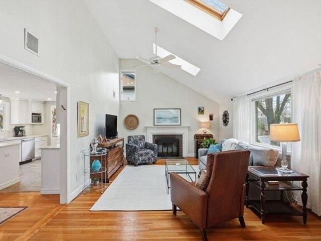 house with 5 bedroom, Newton MA ES103128356