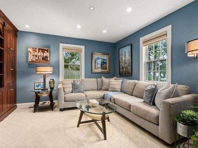 house with 5 bedroom, Newton MA ES103162528