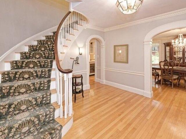 house with 5 bedroom, Newton MA ES104833357
