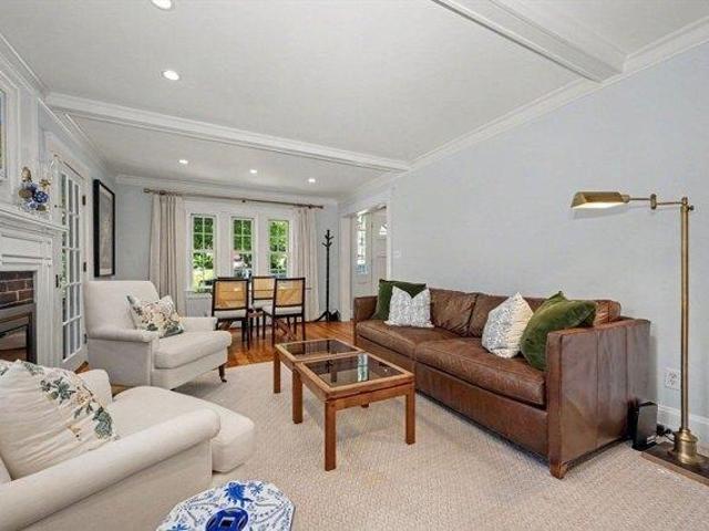 house with 5 bedroom, Newton MA ES104853349
