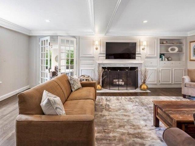 house with 5 bedroom, Newton MA ES104233798