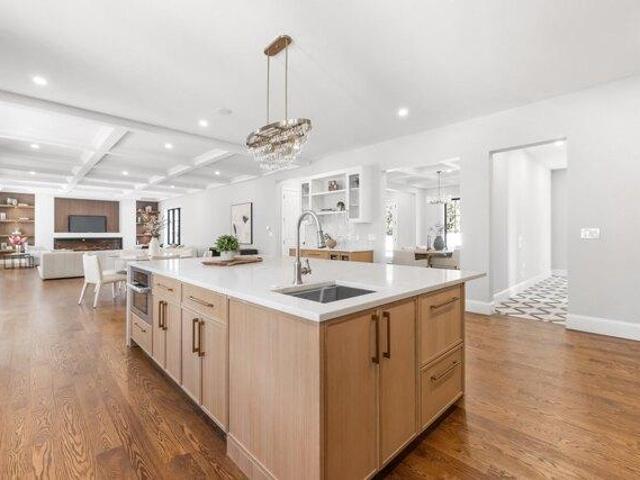 house with 5 bedroom, Newton MA ES105443485