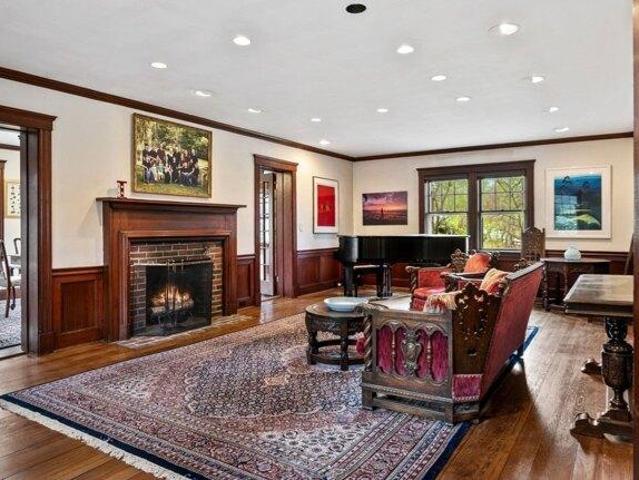 house with 5 bedroom, Newton MA ES105493937