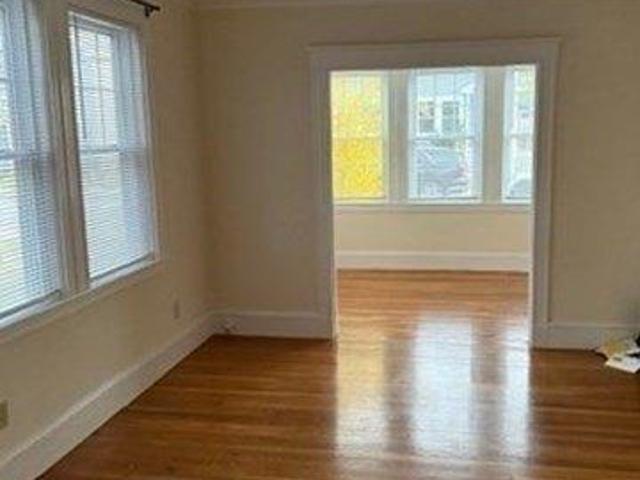 house with 5 bedroom, Newton MA ES105059067