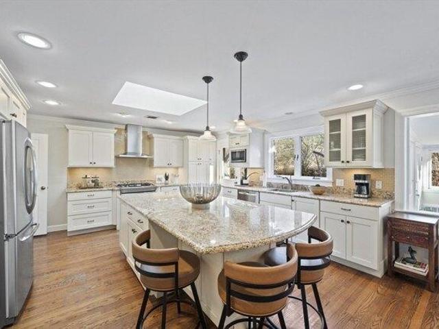 house with 5 bedroom, Newton MA ES105060456