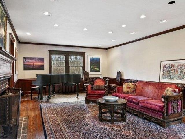 house with 5 bedroom, Newton MA ES105093377