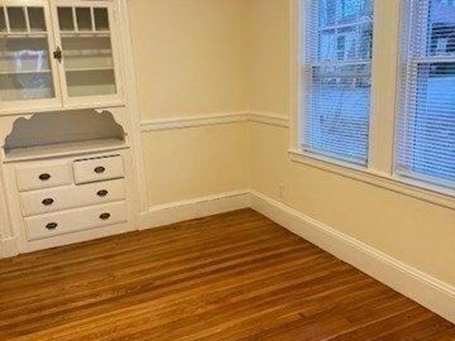 house with 5 bedroom, Newton MA ES105156600