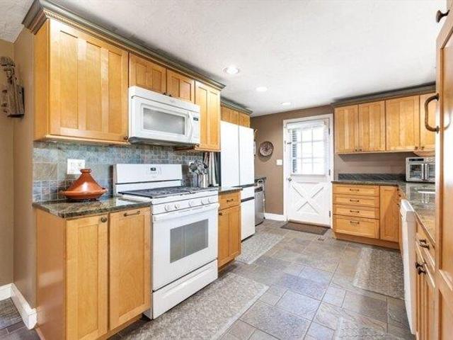 house with 5 bedroom, Newton MA ES105174913