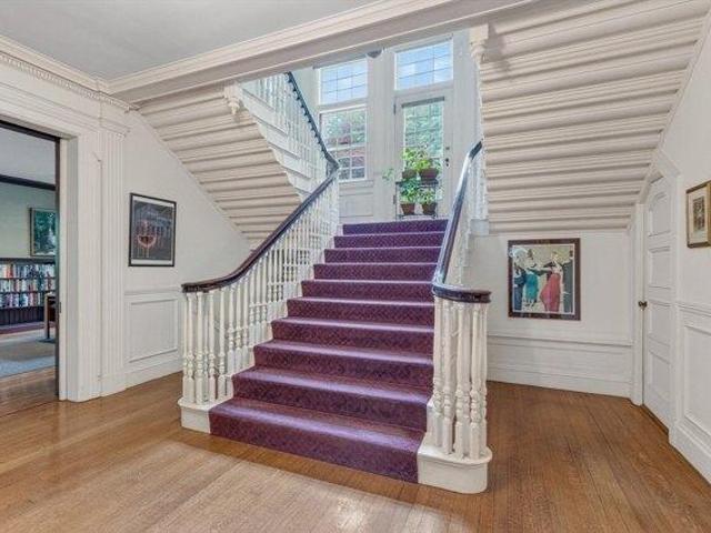 house with 5 bedroom, Newton MA ES105320336