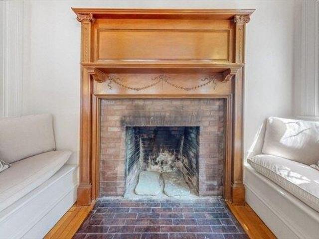 house with 5 bedroom, Newton MA ES105365184