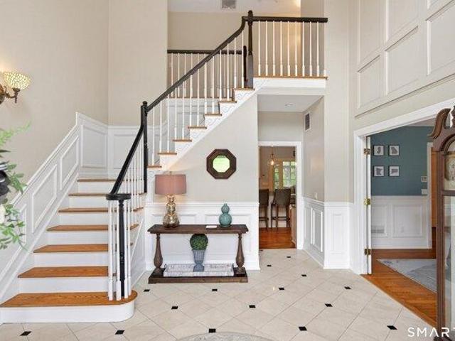 house with 5 bedroom, Newtown CT DS102444514