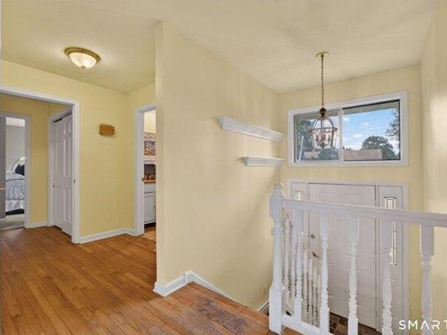 house with 5 bedroom, Newtown CT ES104187674