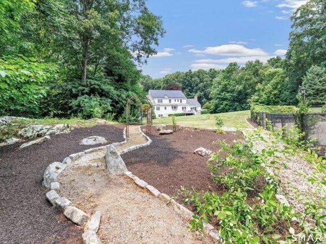 house with 5 bedroom, Newtown CT ES104870020
