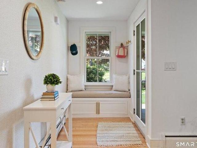 house with 5 bedroom, New Canaan CT DS102315210
