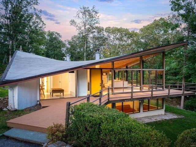 house with 5 bedroom, New Canaan CT ES103069659
