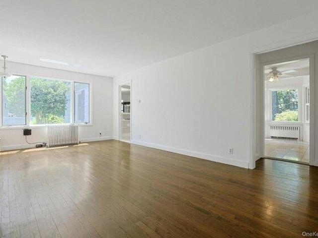house with 5 bedroom, New City NY ES104902552