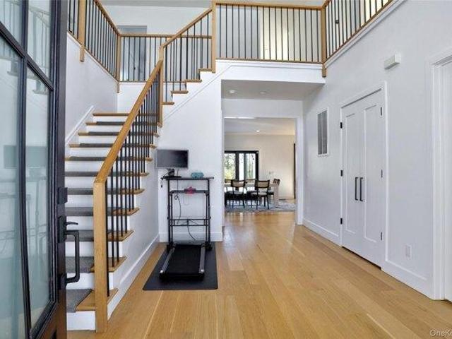 house with 5 bedroom, New City NY ES104905828