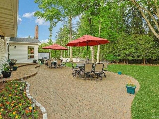 house with 5 bedroom, New City NY ES104921071