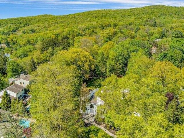house with 5 bedroom, New City NY ES104921427