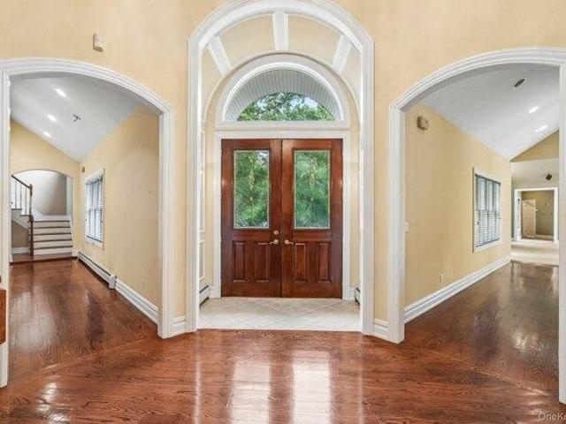 house with 5 bedroom, New City NY ES105203933