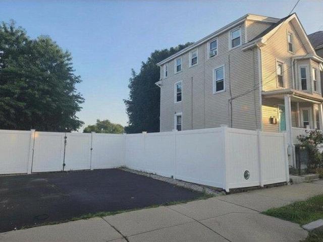 house with 5 bedroom, New Bedford MA DS104329585