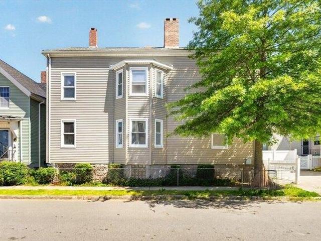 house with 5 bedroom, New Bedford MA ES104570290