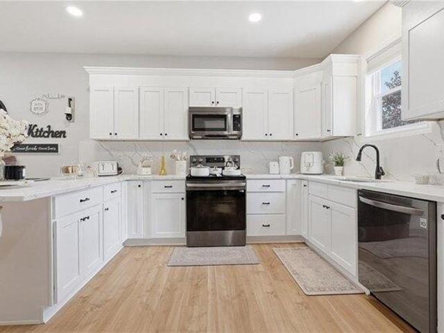 house with 5 bedroom, New Bedford MA ES104811179