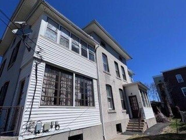 house with 5 bedroom, New Britain CT DS102564698