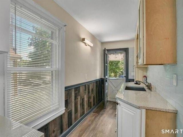 house with 5 bedroom, New Britain CT ES104852554